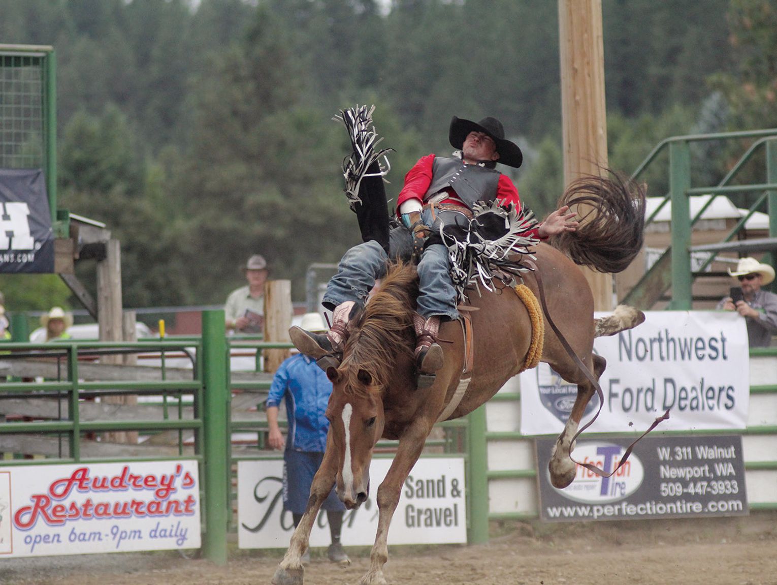 Ropers cash in at Newport Rodeo